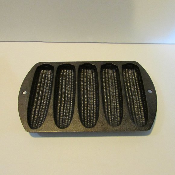 Kitchen | Lodge Cast Iron Corn Bread Mold Makes 5 Corn Shape Loaves ...